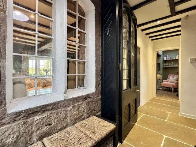 2 bed house for sale