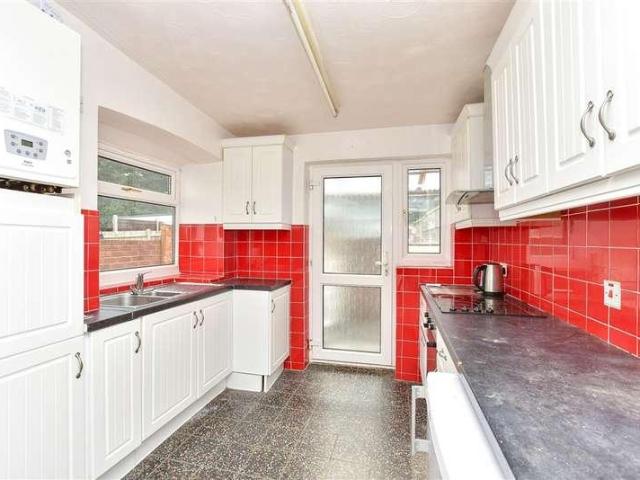 2 bed house for sale