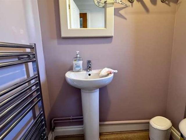 2 bed house for sale