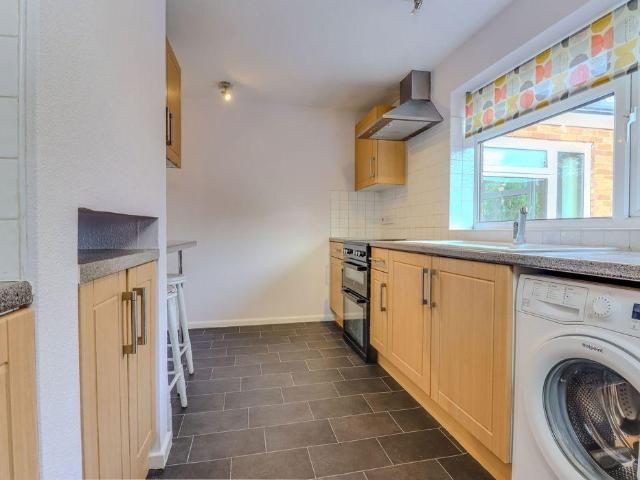 2 bed house for sale