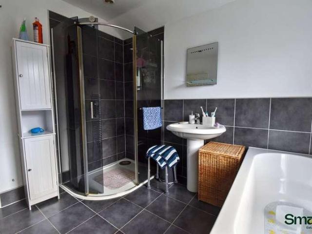 2 bed house for sale