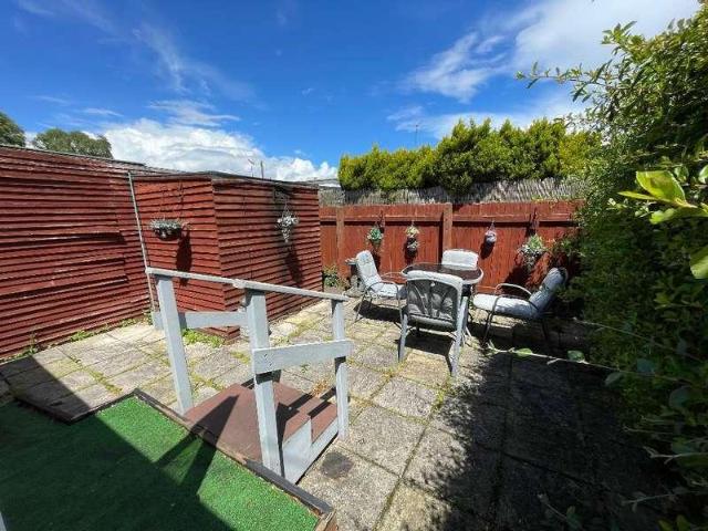 2 bed house for sale