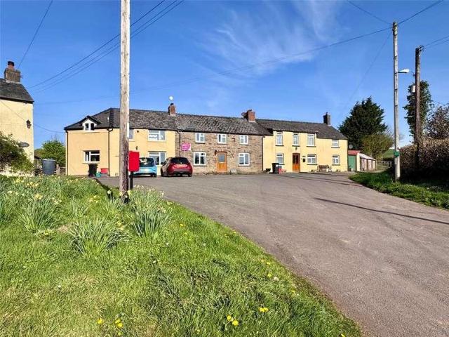 2 bed house for sale