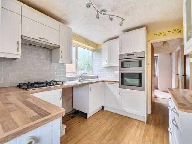 2 bed house for sale