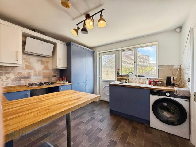 2 bed house for sale