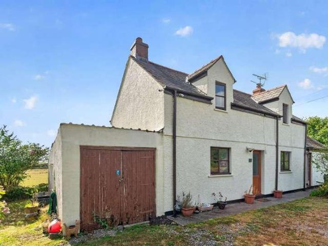 2 bed house for sale