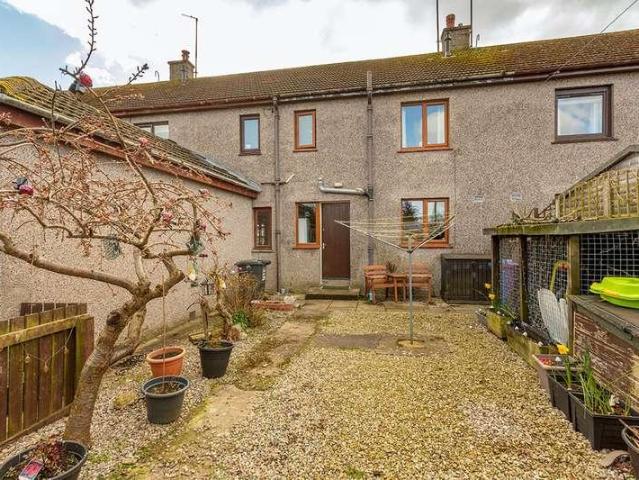 2 bed house for sale