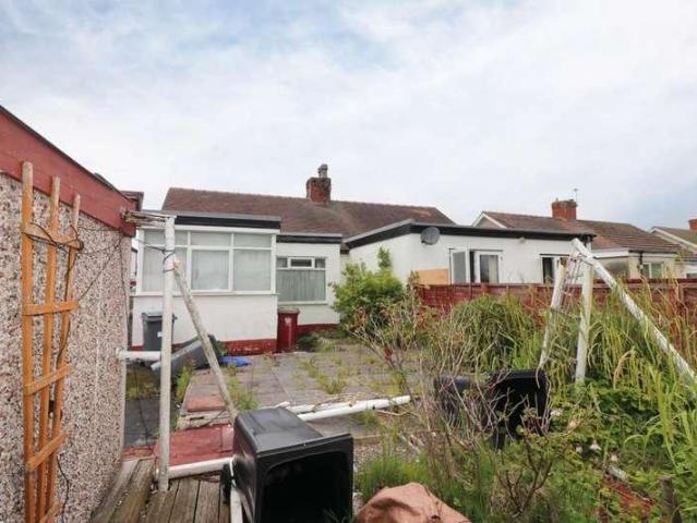2 bed house for sale
