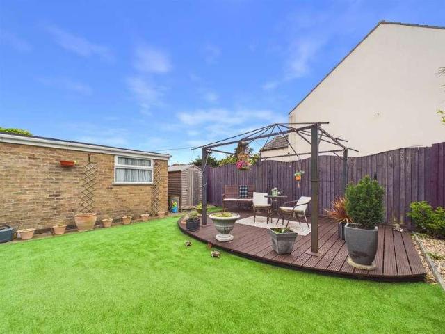 2 bed house for sale