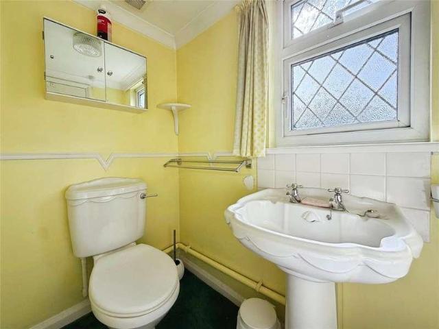 2 bed house for sale