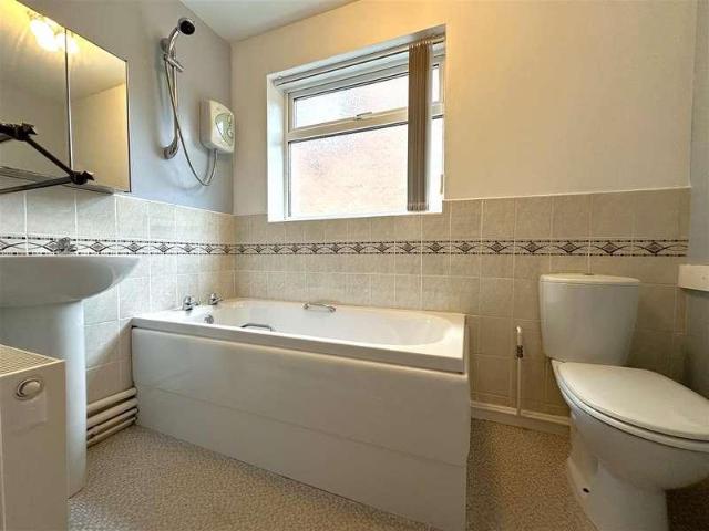 2 bed house for sale