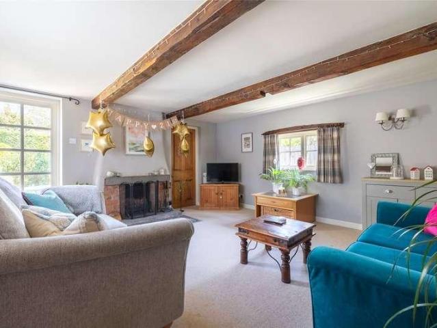 2 bed house for sale