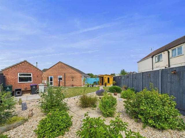 2 bed house for sale