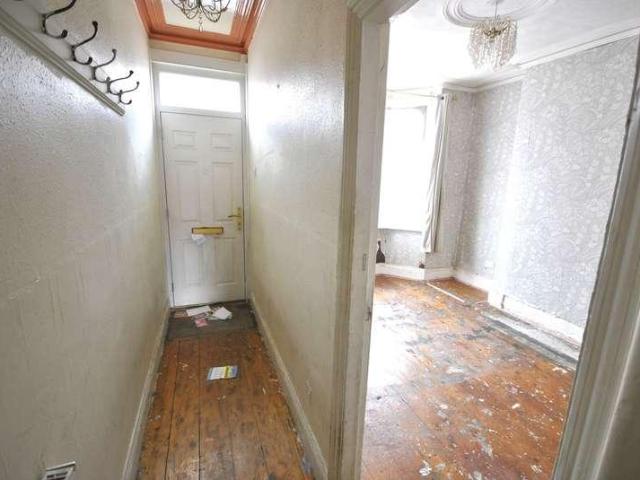 2 bed house for sale