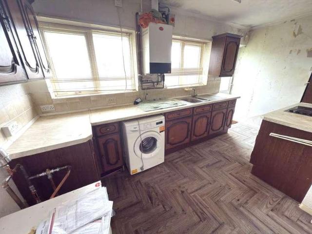 2 bed house for sale