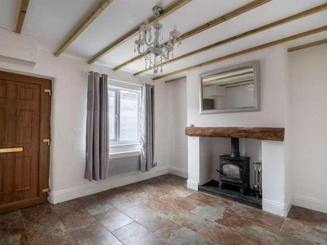 2 bed house for sale