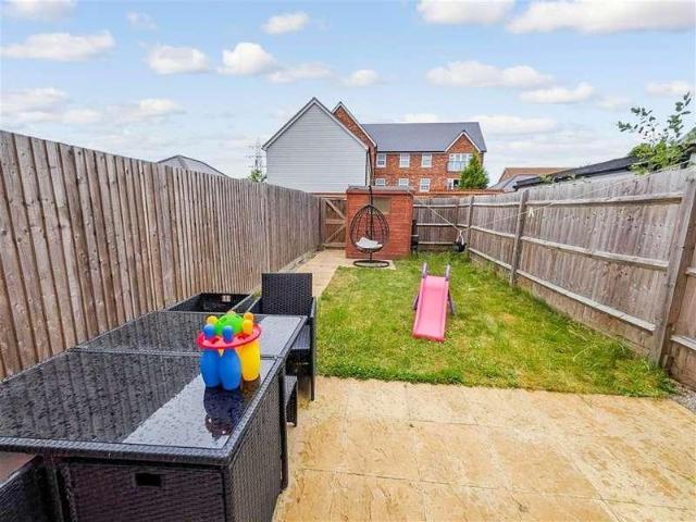 2 bed house for sale