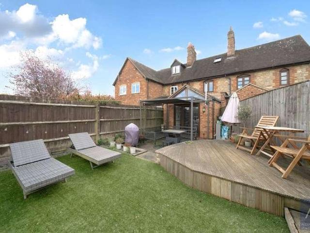 2 bed house for sale