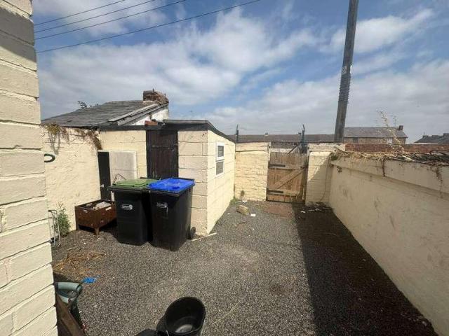 2 bed house for sale