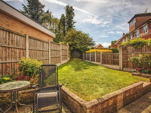 2 bed house for sale