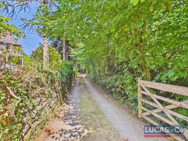 2 bed house for sale