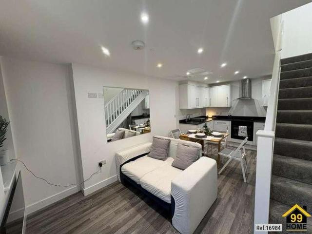 2 bed house for sale