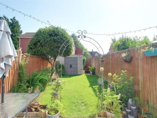 2 bed house for sale