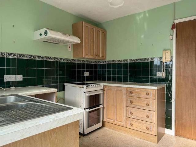 2 bed house for sale