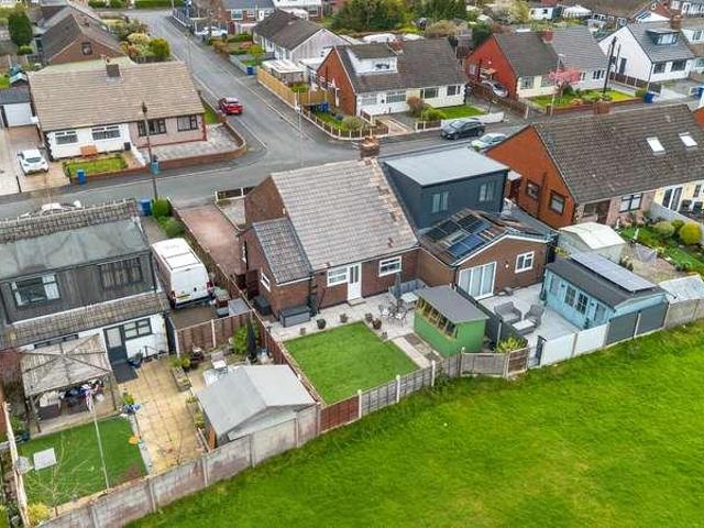 2 bed house for sale