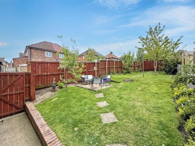 2 bed house for sale