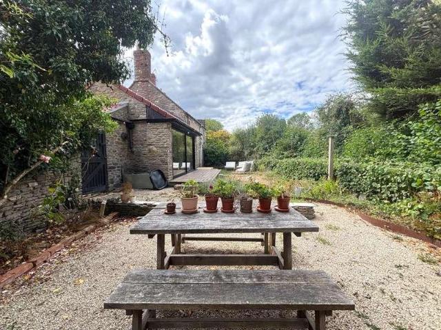 2 bed house for sale