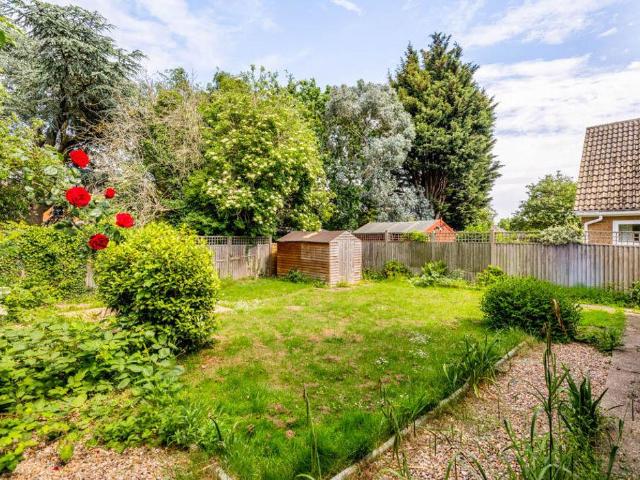 2 bed house for sale