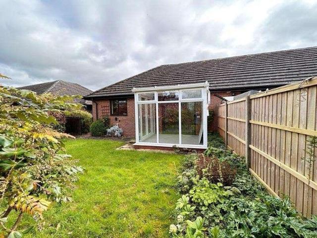 2 bed house for sale