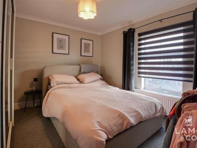 2 bed house for sale