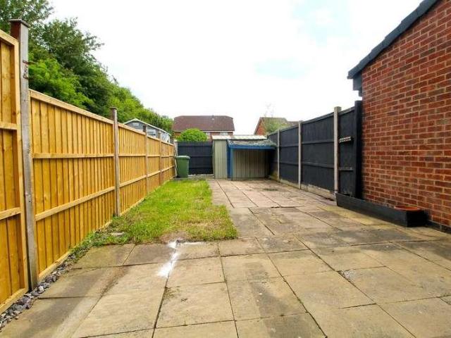 2 bed house for sale