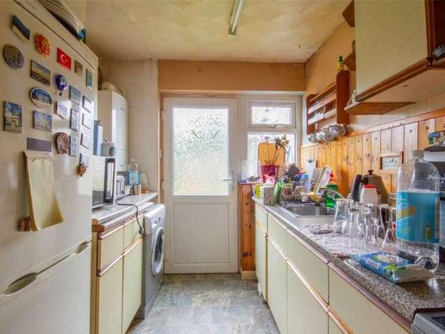 2 bed house for sale
