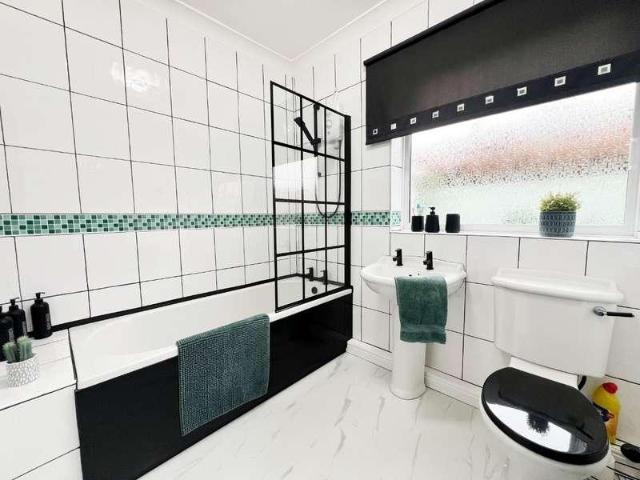 2 bed house for sale