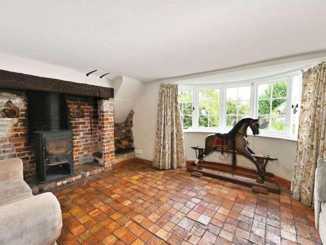 2 bed house for sale
