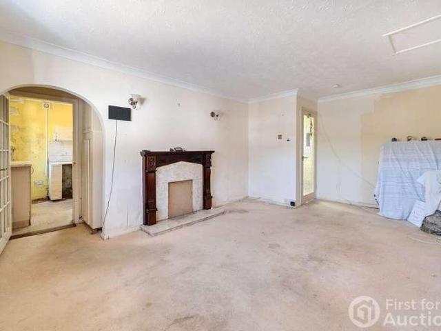 2 bed house for sale