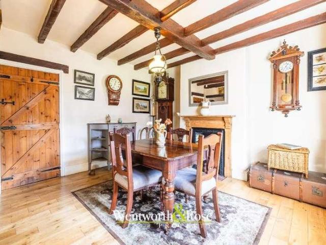 2 bed house for sale