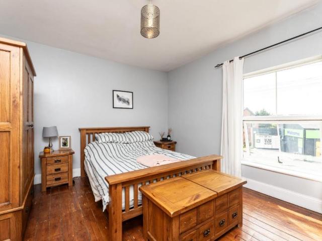 2 bed house for sale