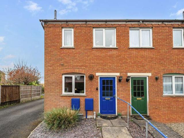 2 bed house for sale