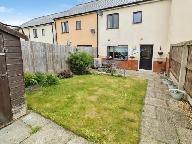 2 bed house for sale