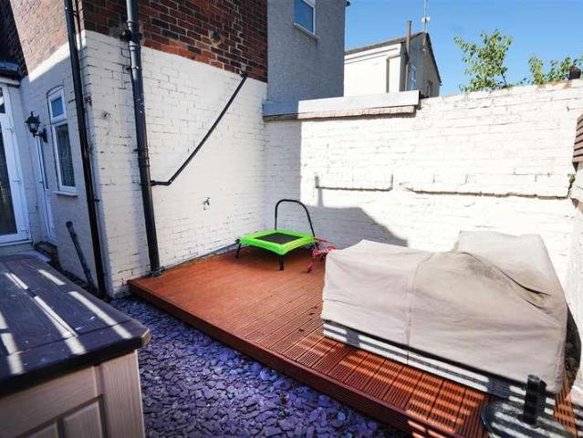 2 bed house for sale