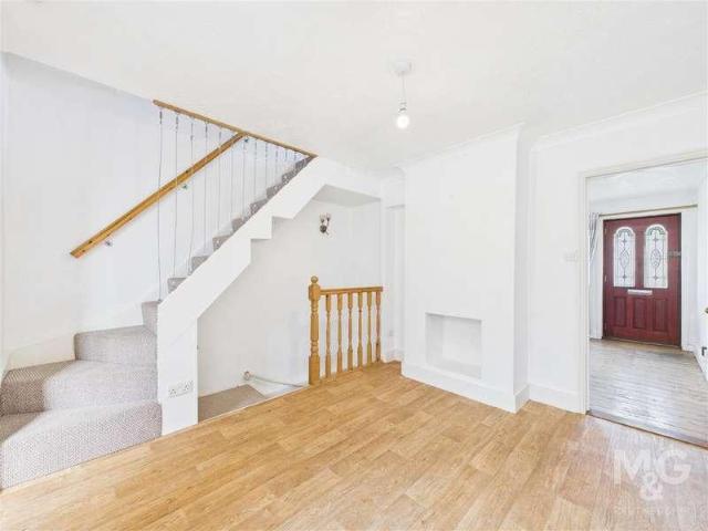 2 bed house for sale