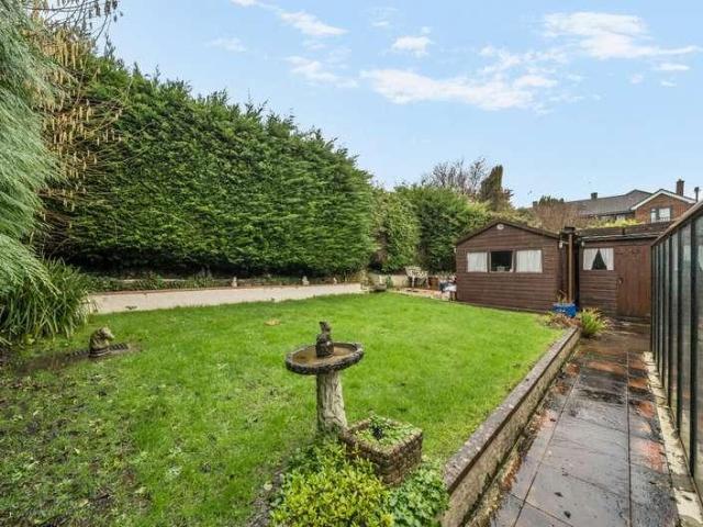 2 bed house for sale
