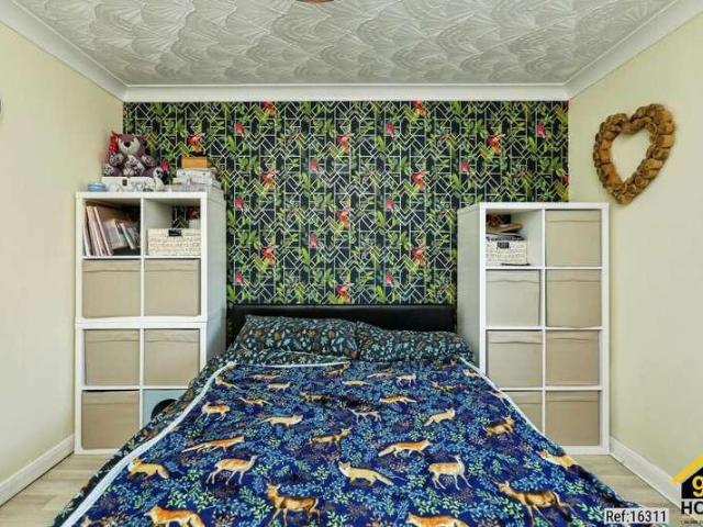 2 bed house for sale