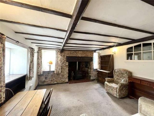 2 bed house for sale