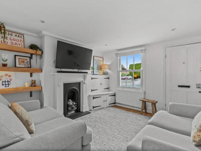 2 bed house for sale