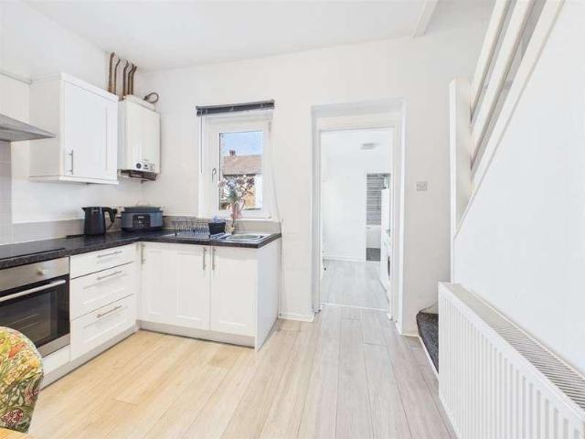 2 bed house for sale